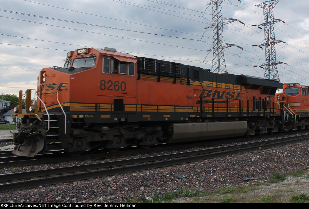 BNSF 8260 (1)